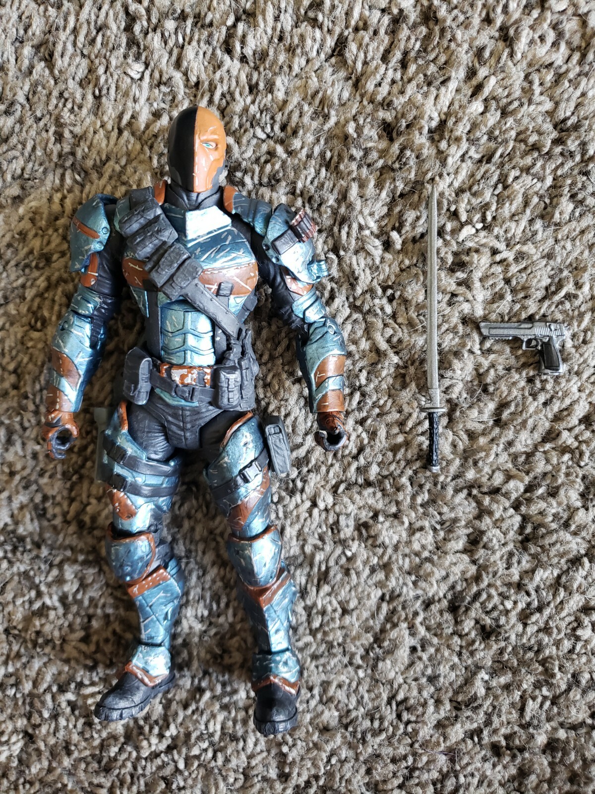 Batman Arkham Origins Deathstroke Figure