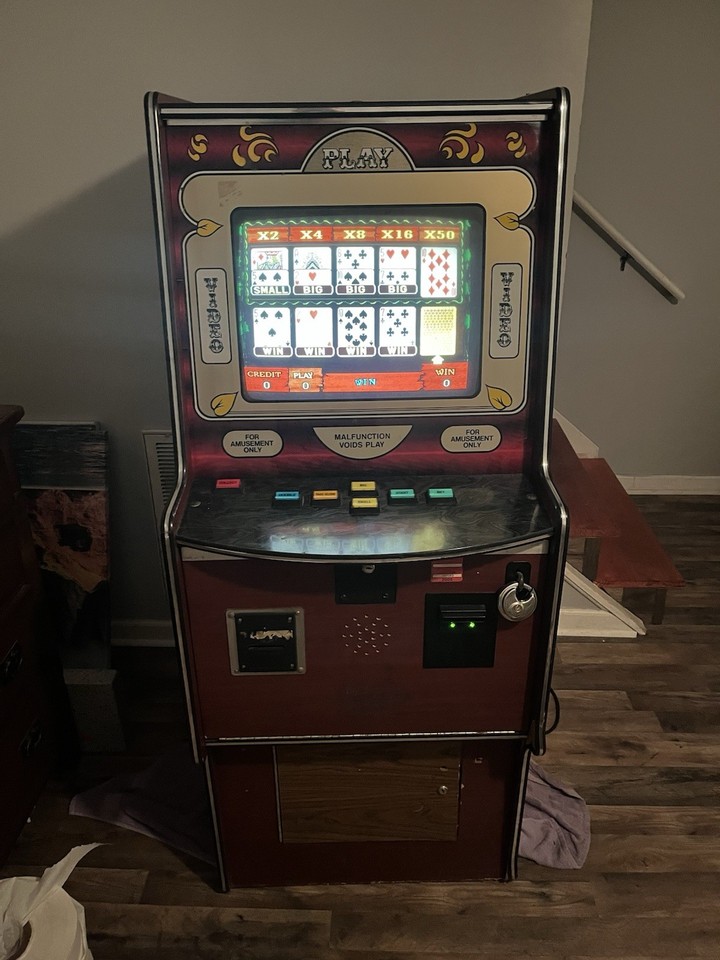 Vintage Cherry Master- 8 Liner -Upright Skill Skill Game Crazy Bug | eBay
