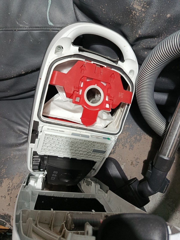 Miele Compact C2 Powerline Vacuum Cleaner - Blue - Tested And Working ...