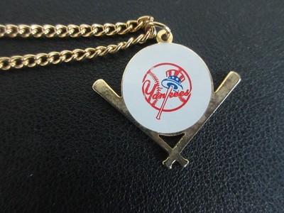 New York Yankees Logo Pendant w 2 bats Necklace gold tone Chain ...