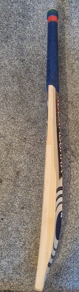 Kookaburra bat English Willow sh Bat 2lb 8 all ready knockd simply play ...