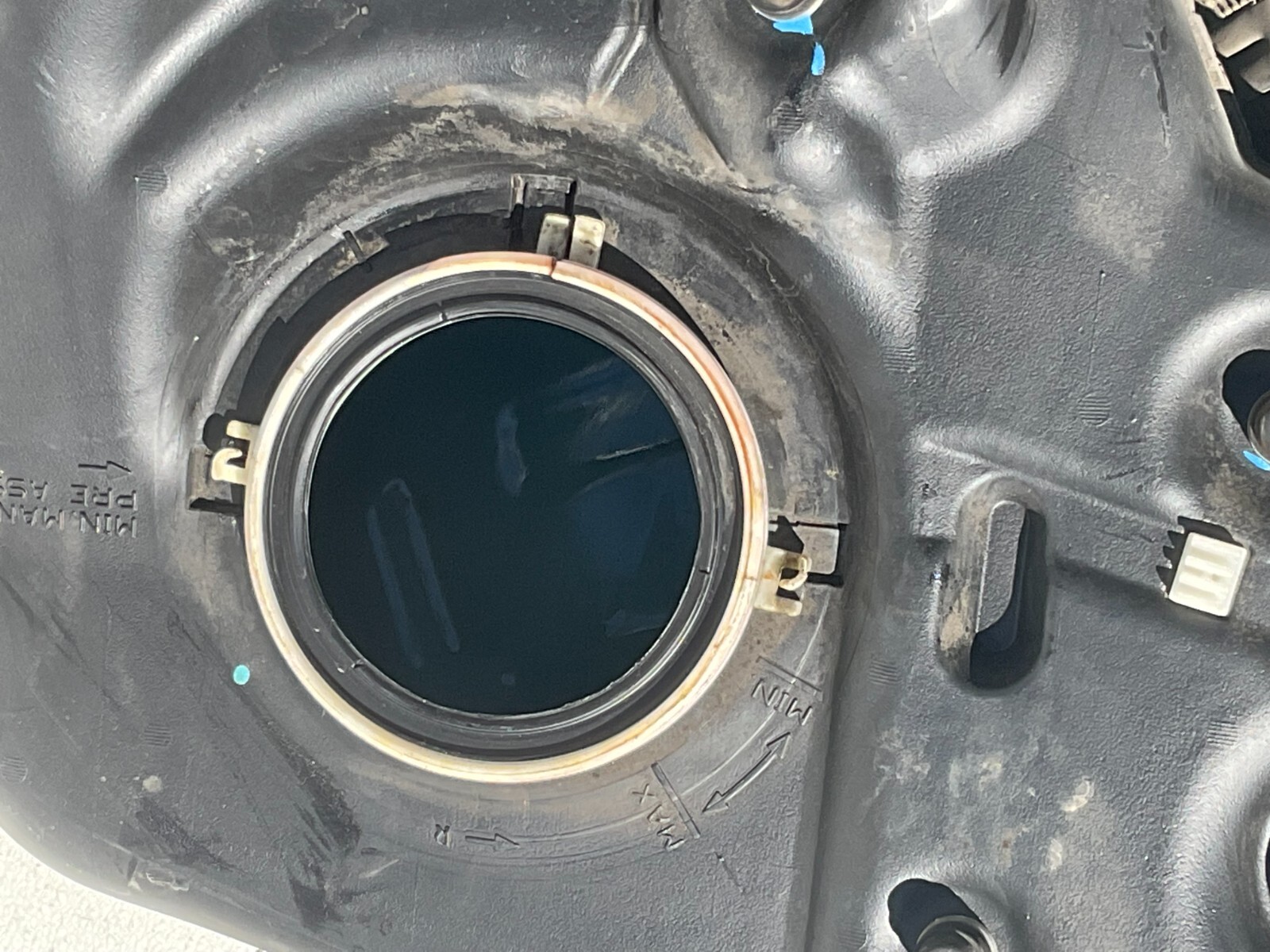 06-11 Mercedes ML350 W164 Fuel Tank Gasoline Reservoir Tank 164 471 00 ...