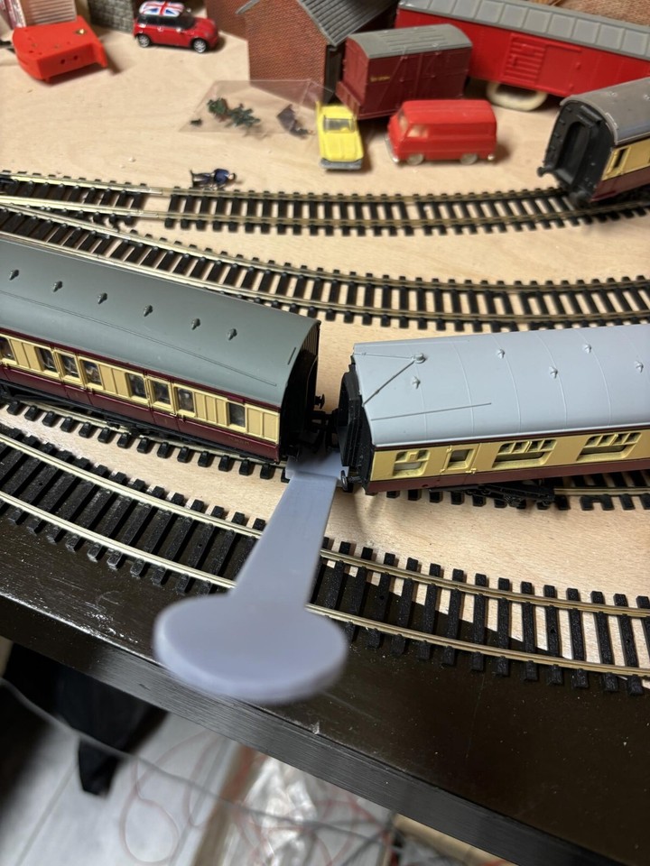 OO Scale manual uncoupler/decoupler Tool for Hornby etc tension lock ...