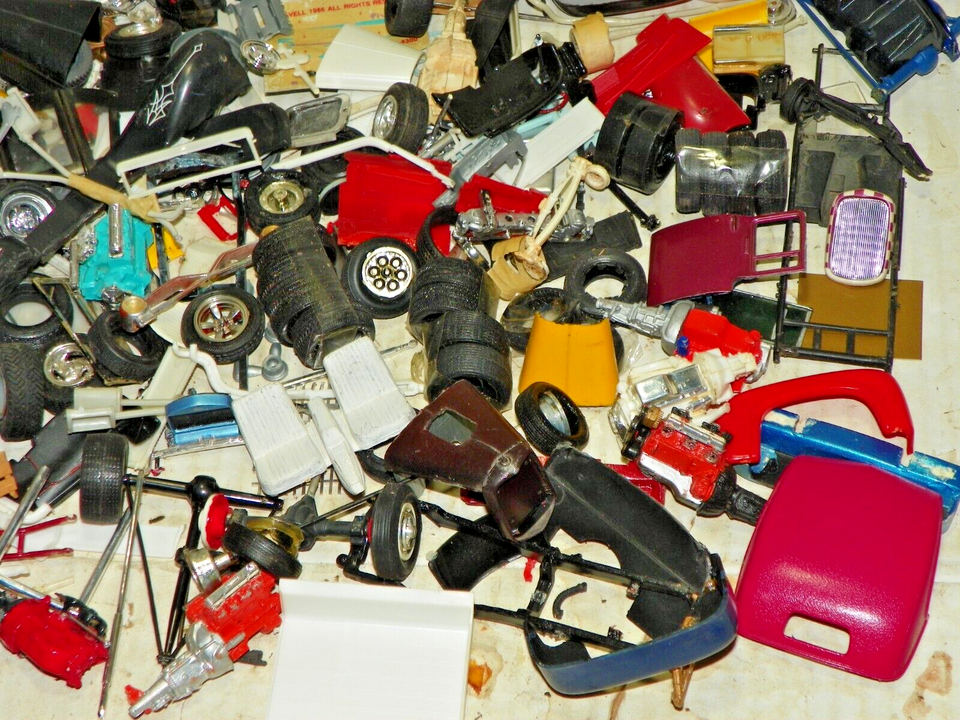 Model Car Junkyard Graveyard Large Lot Many parts Trucks And Roadsters ...