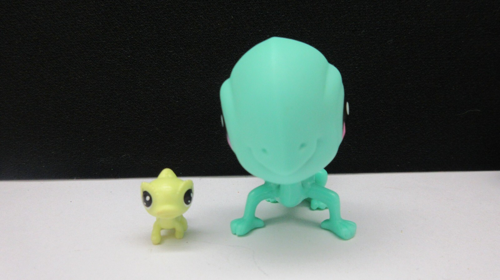 LITTLEST PET SHOP #3318 GREEN BLIND BAG CHAMELEON & TEENSIE GAVIN ...