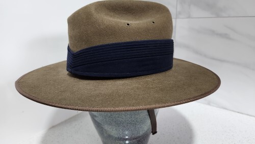 MENS GENUINE AKUBRA AUSTRALIAN MILITARY CC347A BUSHMAN FUR FELT HAT ...