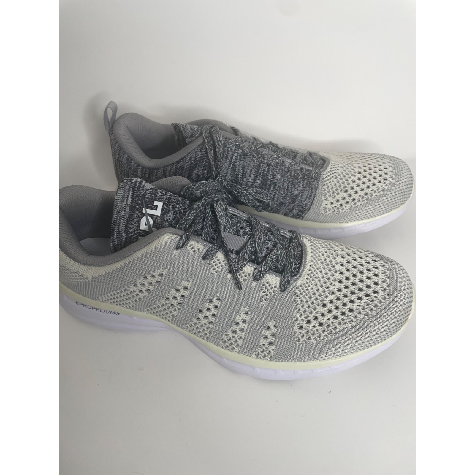 APL Techloom Pro Trainer Sneakers Pristine Heather Grey White Womens 11 ...