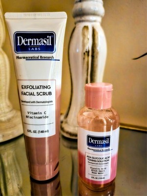 (Combo) Dermasil Glycolic Acid and Solution & Exfoliating Facial Scrub ...