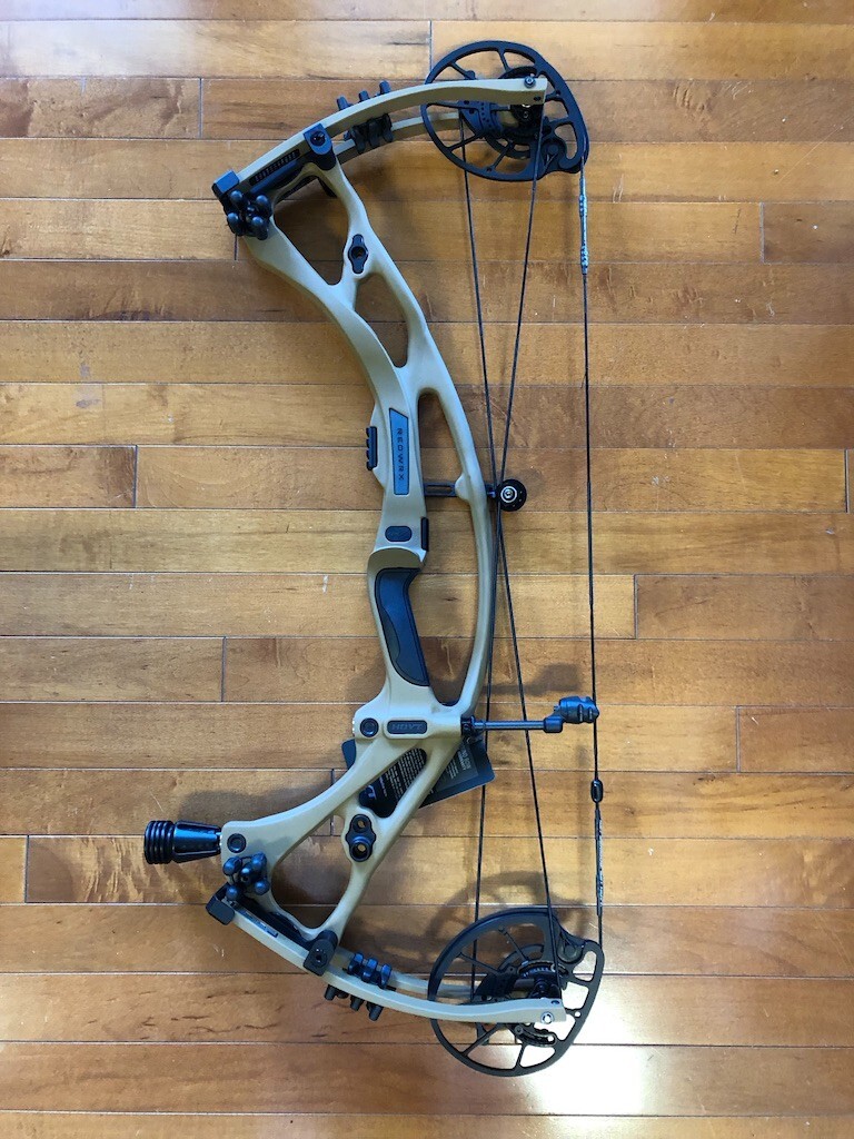NEW HOYT RX7 CARBON COMPOUND BOW 70LBS RH BOURBON | eBay