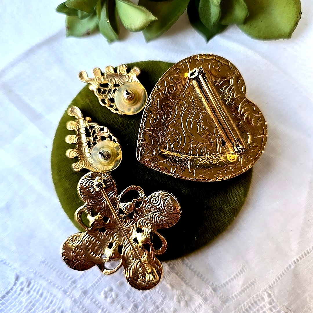 Vintage Lot of 1928 2 Pins 1 Pair Of Stud Earrings Jewelry Gold Tone | eBay