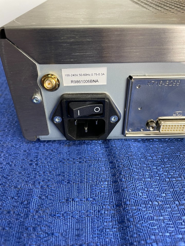 Barco ClickShare R9861006BNA Wireless Presentation System 783555046319 ...