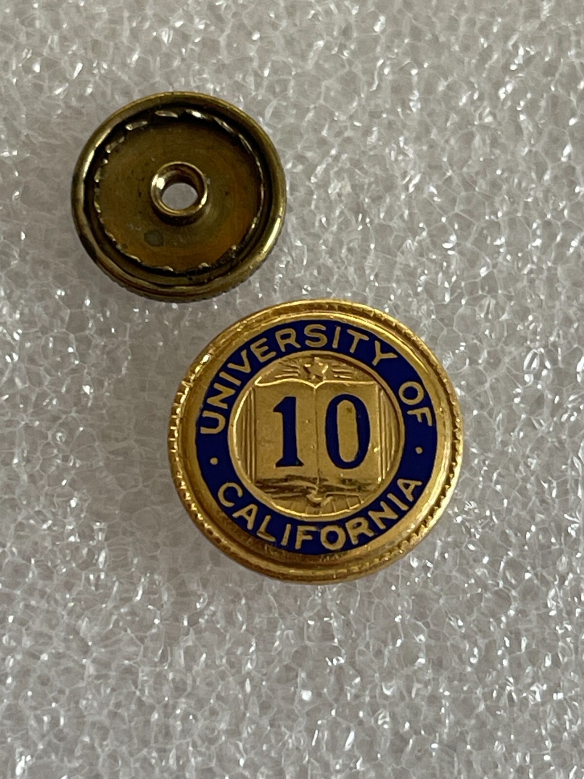 Vintage University Of California 10 Year Employee Service Award Pin vintage-university-of-california-10-year-employee-service-award-pin