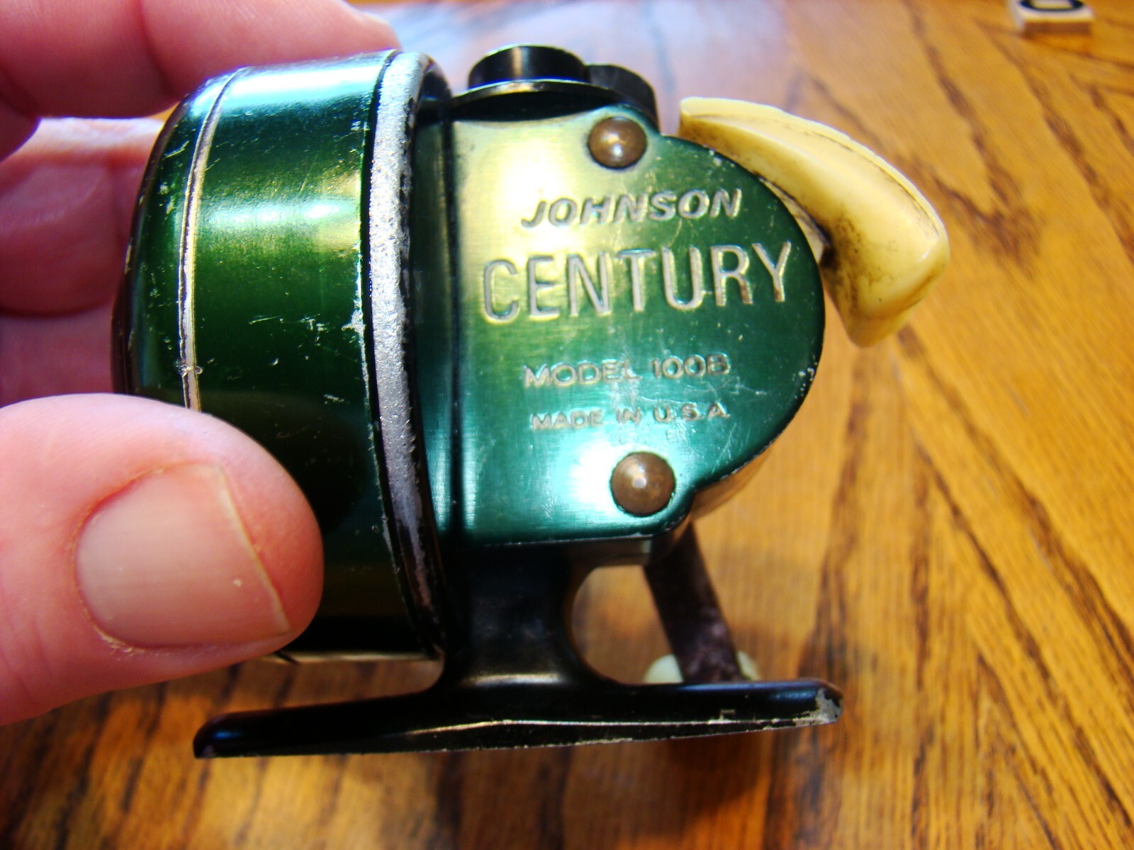 U7981 PR JOHNSON CENTURY 100B SPINCAST FISHING REEL | eBay