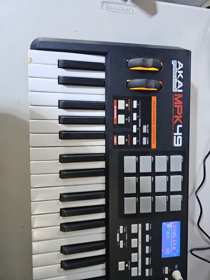 Akai Professional MPK49 49-Key USB MIDI Keyboard Controller ...
