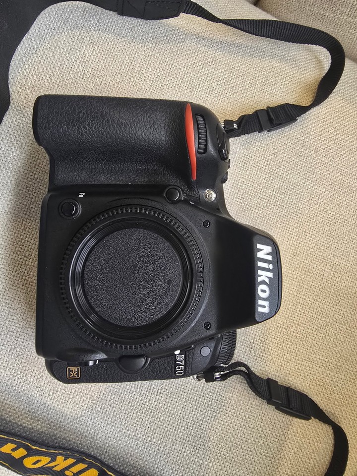 Nikon D750 24.3MP Digital SLR Camera Body Only - 4750 Shutter Count ...