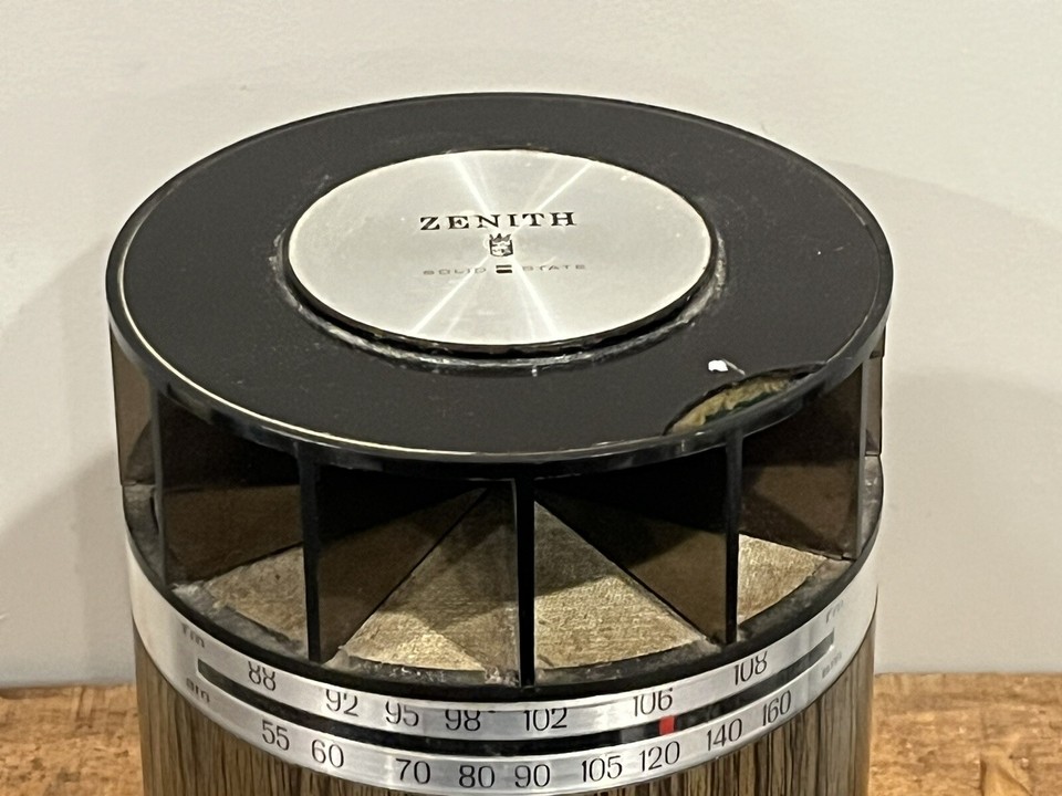 VTG 1972 Zenith B416W Circle of Sound Solid State Portable AM/FM AFC ...