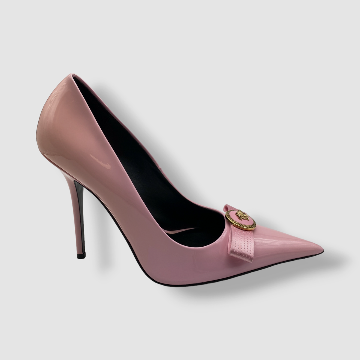 $895 Versace Women's Pink Medusa Bow Patent Pump Heel Shoes $895 Versace Women's Pink Medusa Bow Patent Pump Heel Shoes