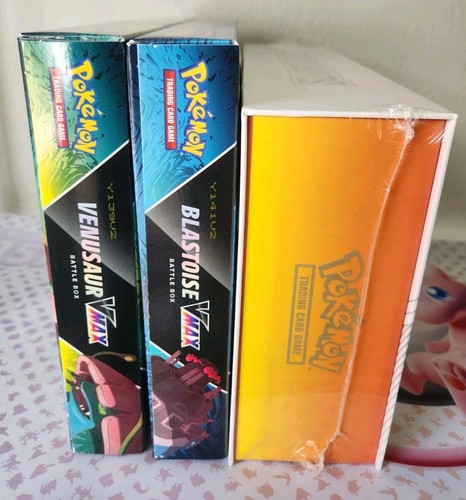Pokémon TCG Charizard Ultra Premium + Blastoise & Venusaur VMax Battle ...