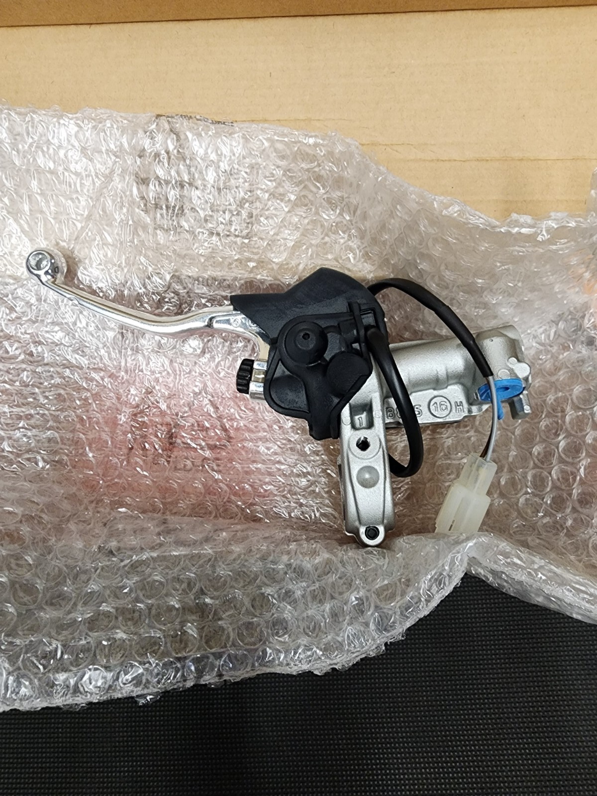 KTM HANDBRAKE CYLINDER P/N:77713001144 (NEW) | eBay