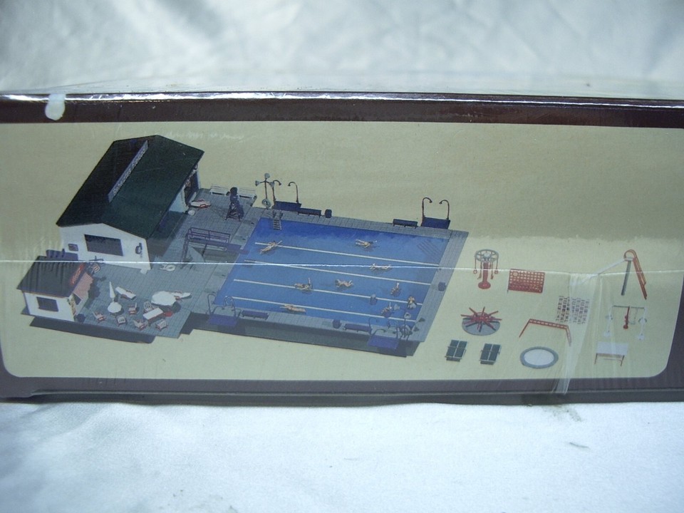 HO Faller 383 Swimming pool set with actual water and moving swimmers ...