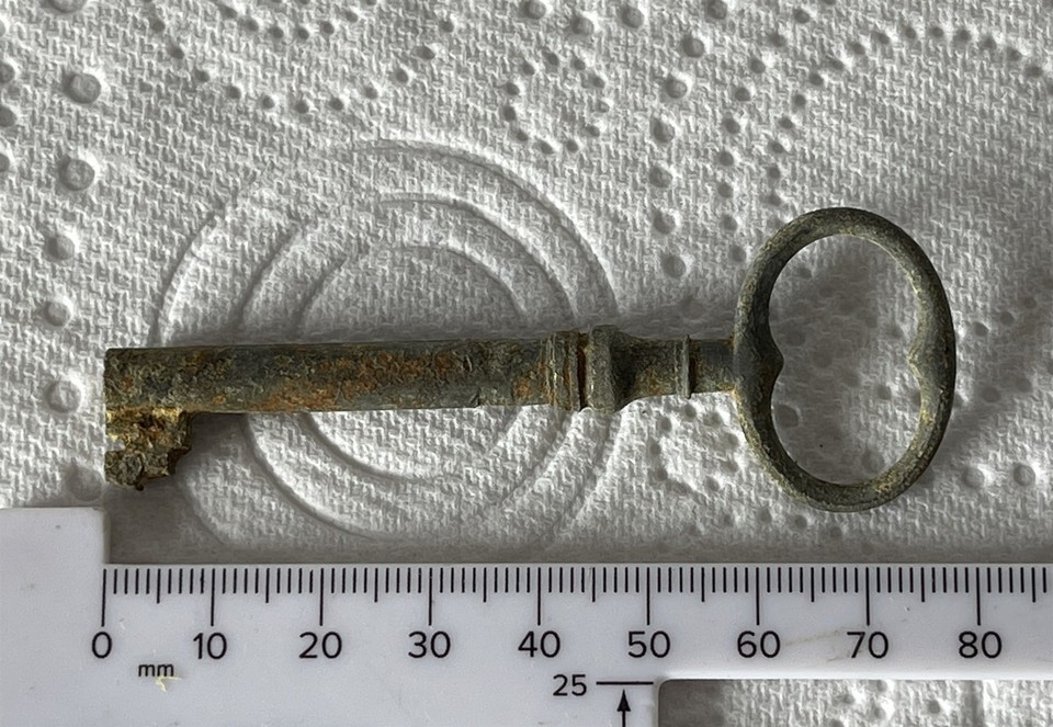 Vintage ~ 7.75cm Long (Approx) Metal Iron Skeleton Key #4-300 | eBay