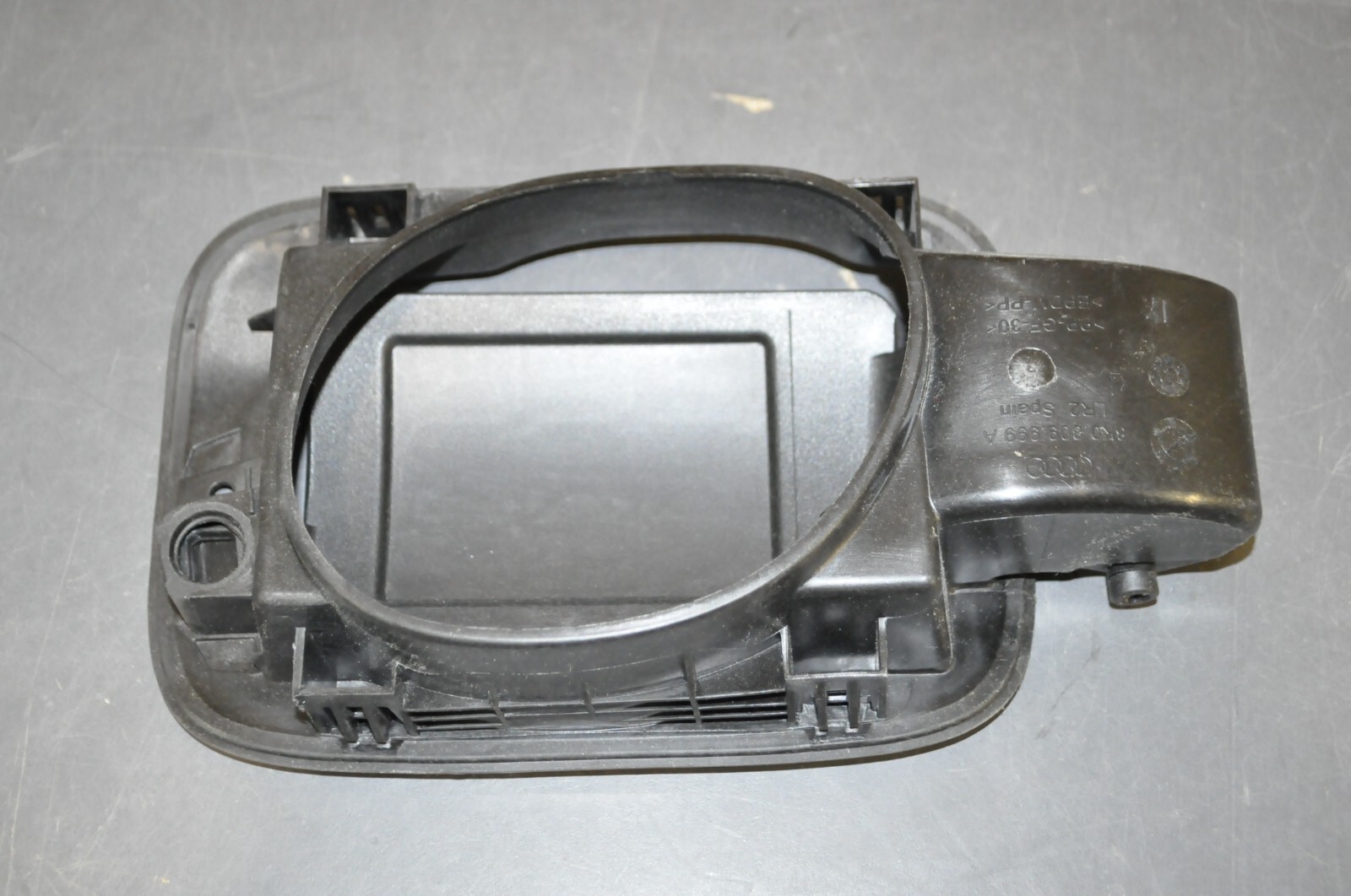 Original Audi A4 (B8 8K) Einsatz Tankklappe Stutzen Tankdeckel ...