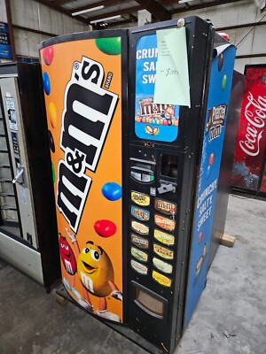 Vendo V669 Outside Chilled M&M Branded Candy Bar Vending Machine - MDB ...