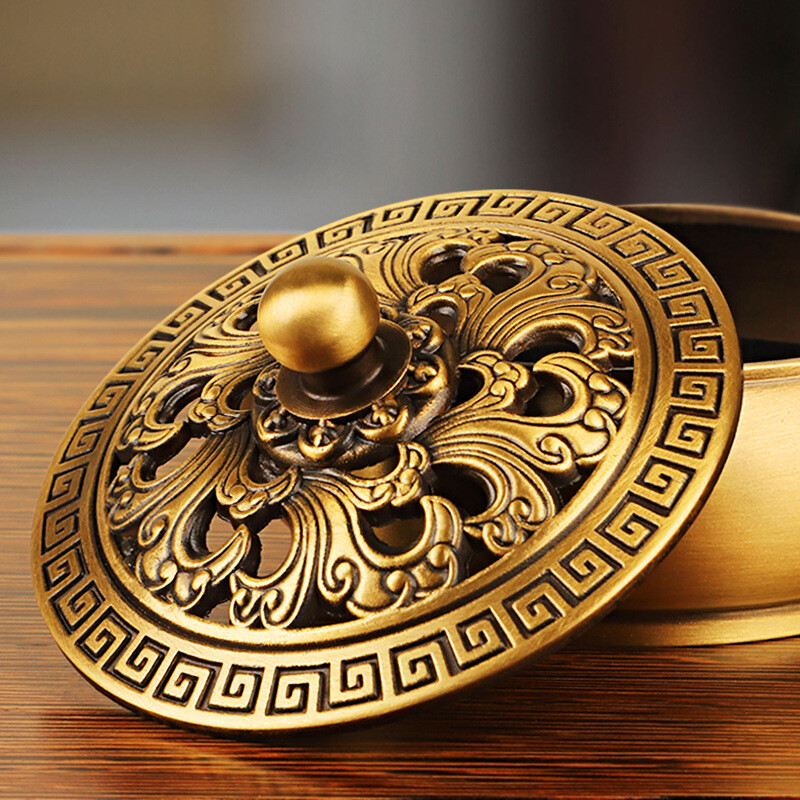 Pure copper incense burner with lid 纯铜香炉带盖平底三足小 Pure copper incense burner with lid 纯铜香炉带盖平底三足小