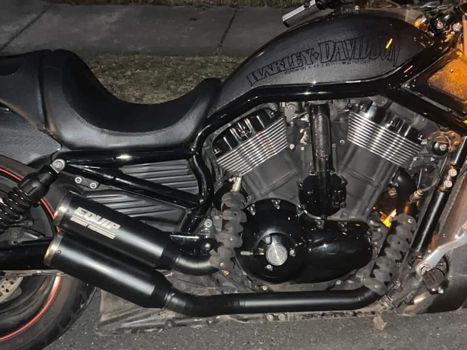 Harley Davidson V-Rod Night Rod Muffler Pipe Full Exhaust System 2 into ...
