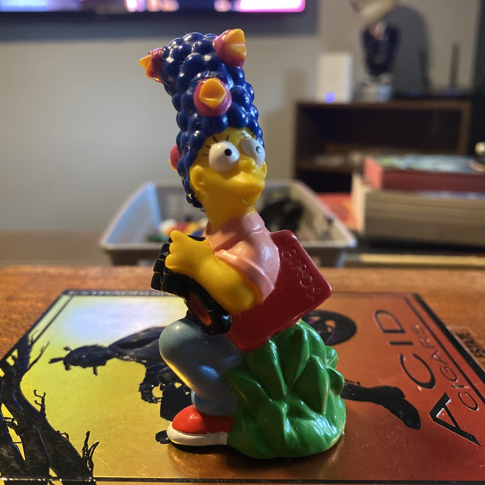 1990 Marge Simpson Burger King Figure Toy Bird Watching 3.5" Clean The ...