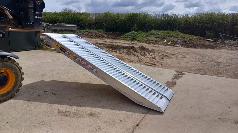 Heavy Duty 14,000kg Aluminum Loading Ramps 3000mm Long | eBay UK