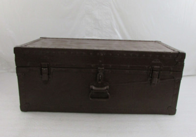 Vintage WWII Era Military Army Foot Locker Trunk w/tray Para Equipment ...