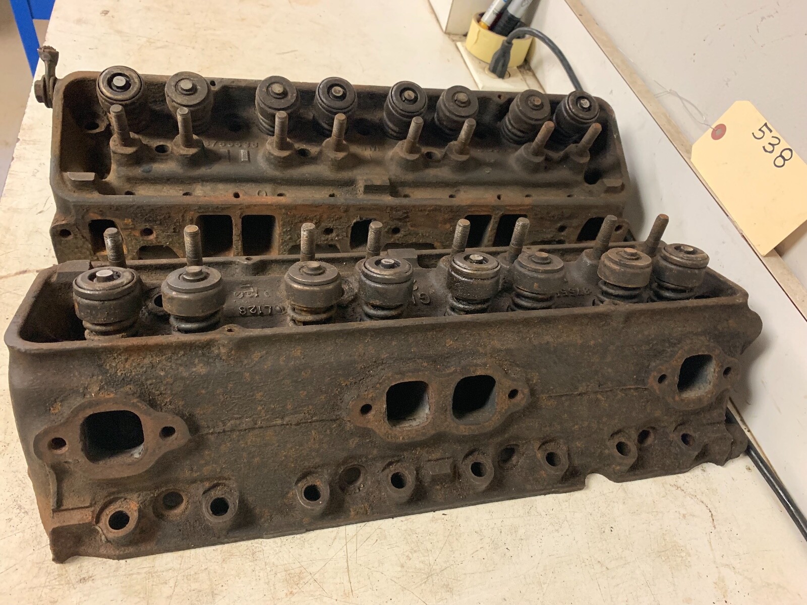 1958 1959 CHEVY SMALL BLOCK 283 SBC CYLINDER HEADS PAIR ORIGINAL GM 619 ...