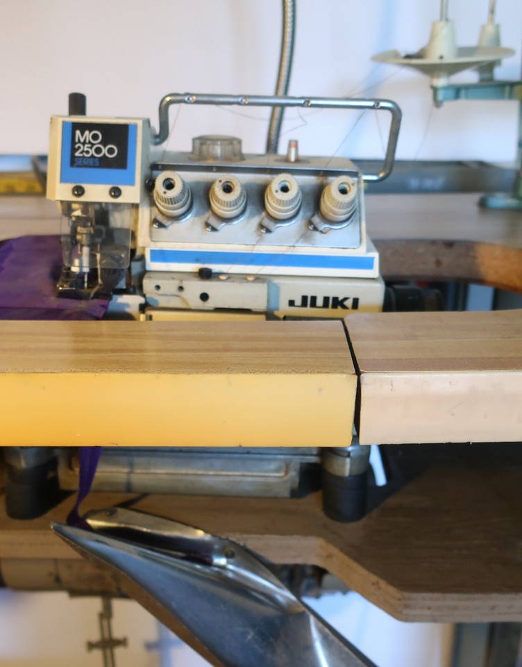 Serger Overlock - JUKI MO-2516 4 Thread Seamer in Desk Light Motor | eBay