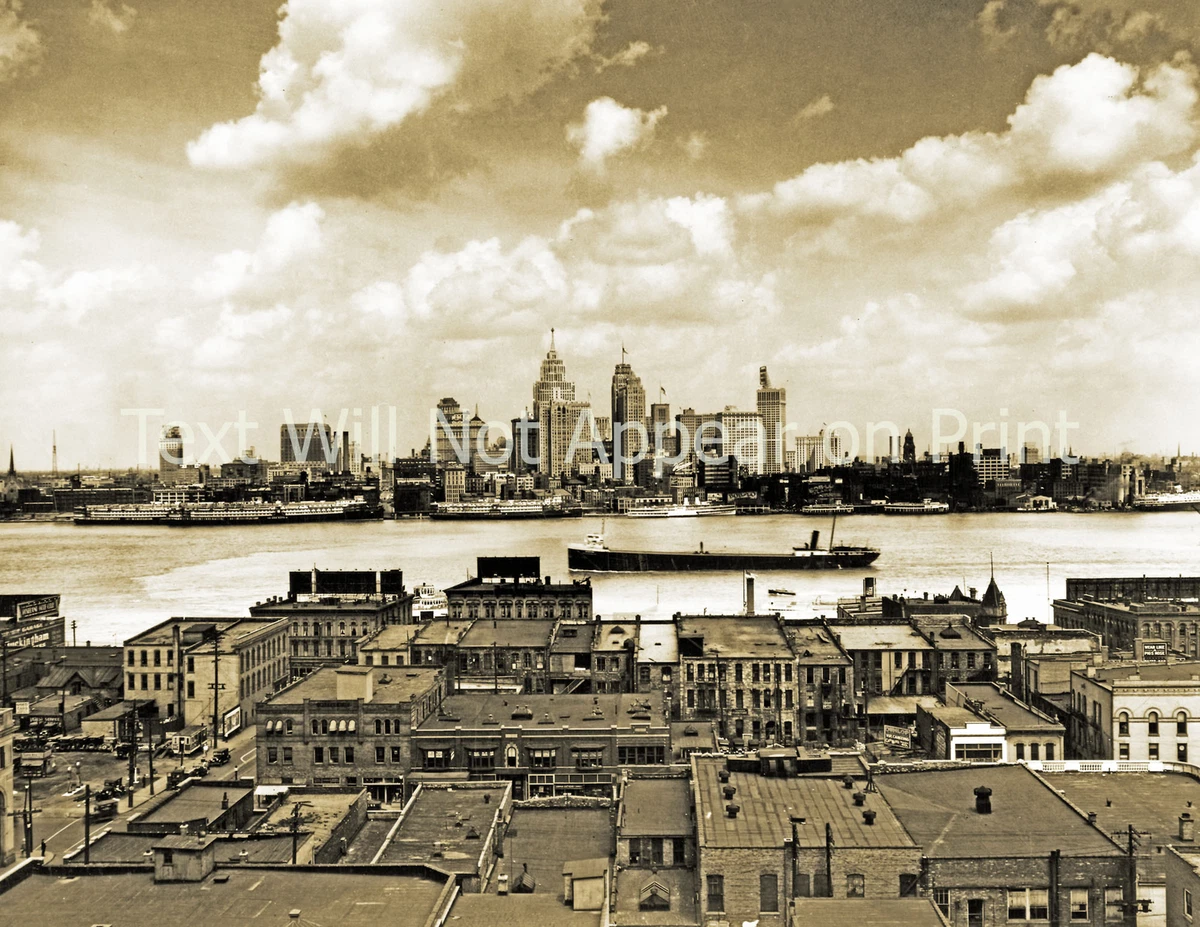 Detroit D With Skyline