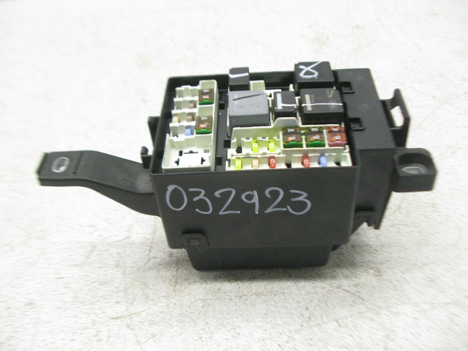16-23 JAGUAR X260 XF 17-20 XE ENGINE FUSE BOX RELAY JUNCTION MODULE ...