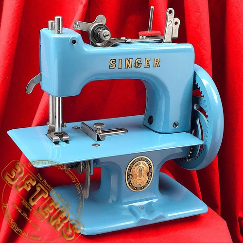 Blue SINGER 20 SEWHANDY Child Toy Sewing Machine 20-10 Restored by ...