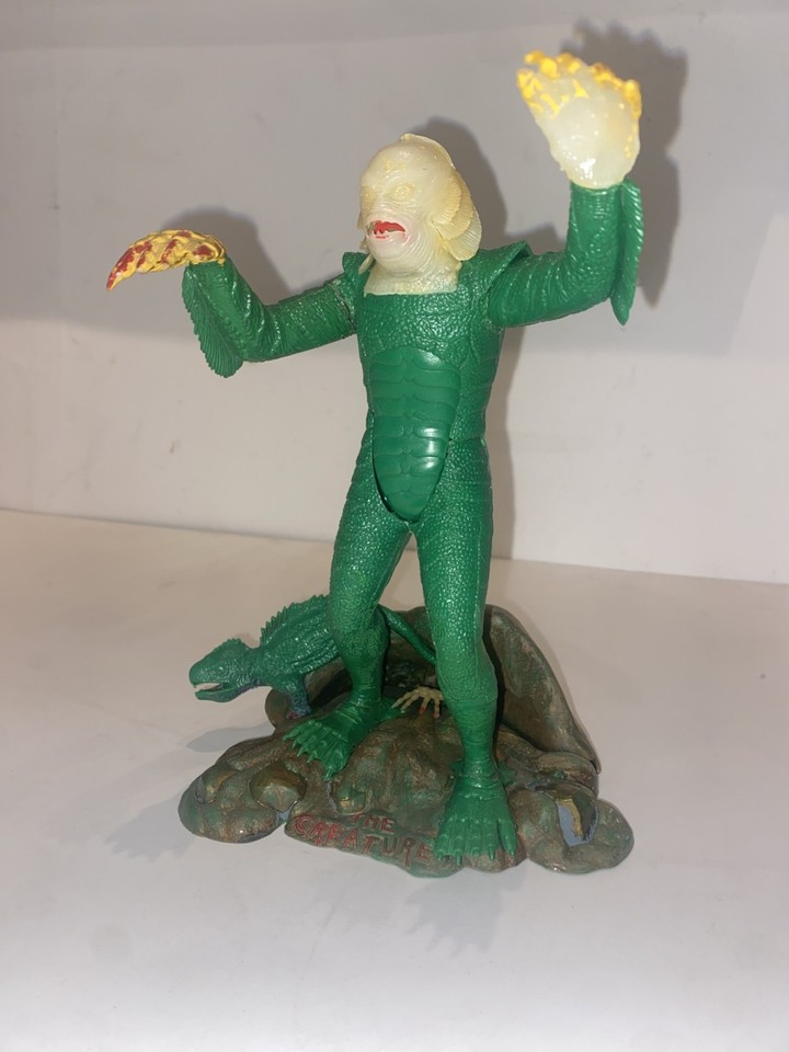 AURORA Universal Studios Monsters THE CREATURE Plastic Assembly Kit ...