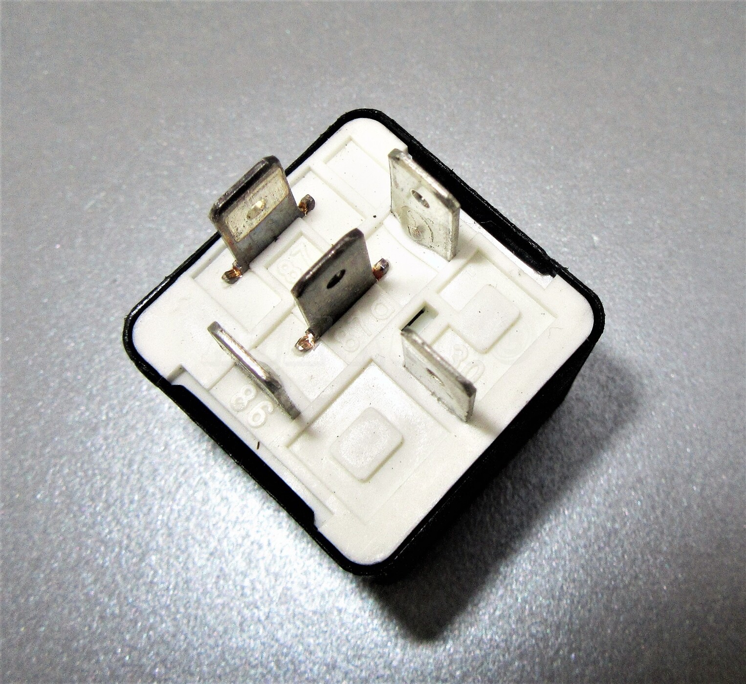 432-Chrysler Jeep Dodge (1990-2015) 5 Pin Multi-Use Black Relay ...