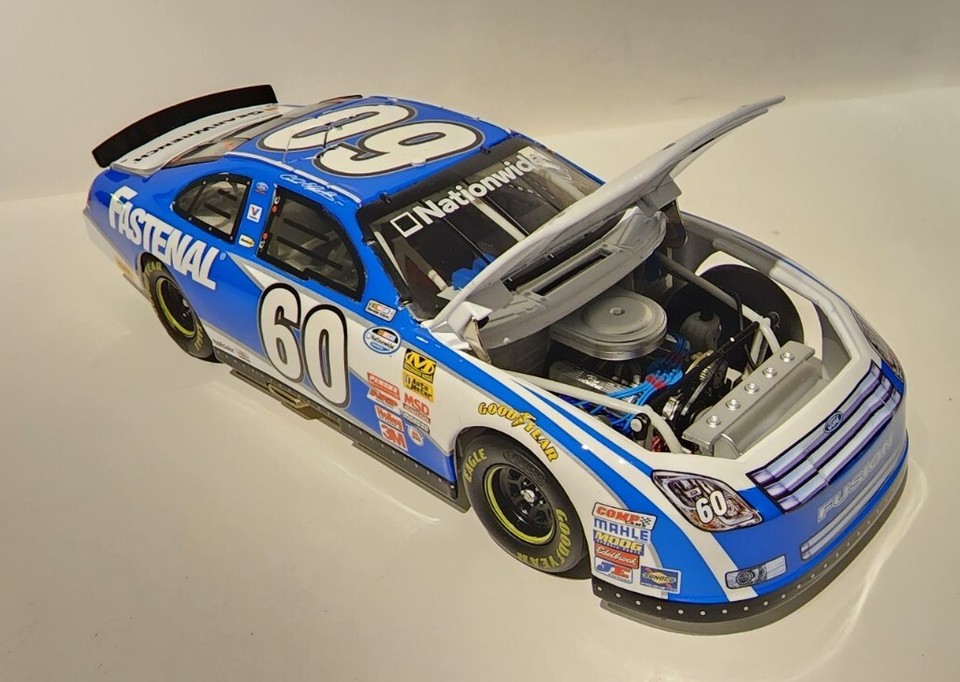 Lionel NASCAR 1:24 Scale Stock Car 2010 Fusion #60 Fastenal Carl ...