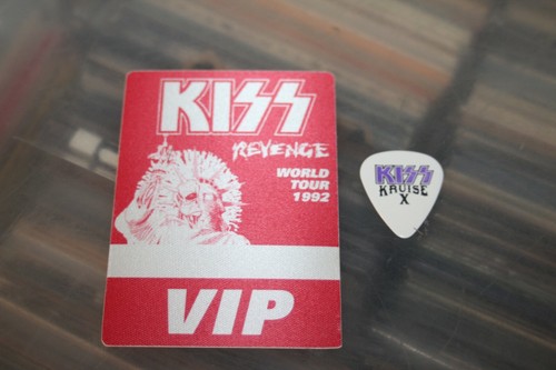 Kiss - Tour Guitar Pick + Backstage Pass Collection #68 | eBay