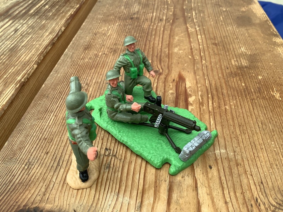 TIMPO PLASTIC WWII BRITISH INFANTRY SOLDIERS VICKERS MACHINE GUN CREW 1 ...