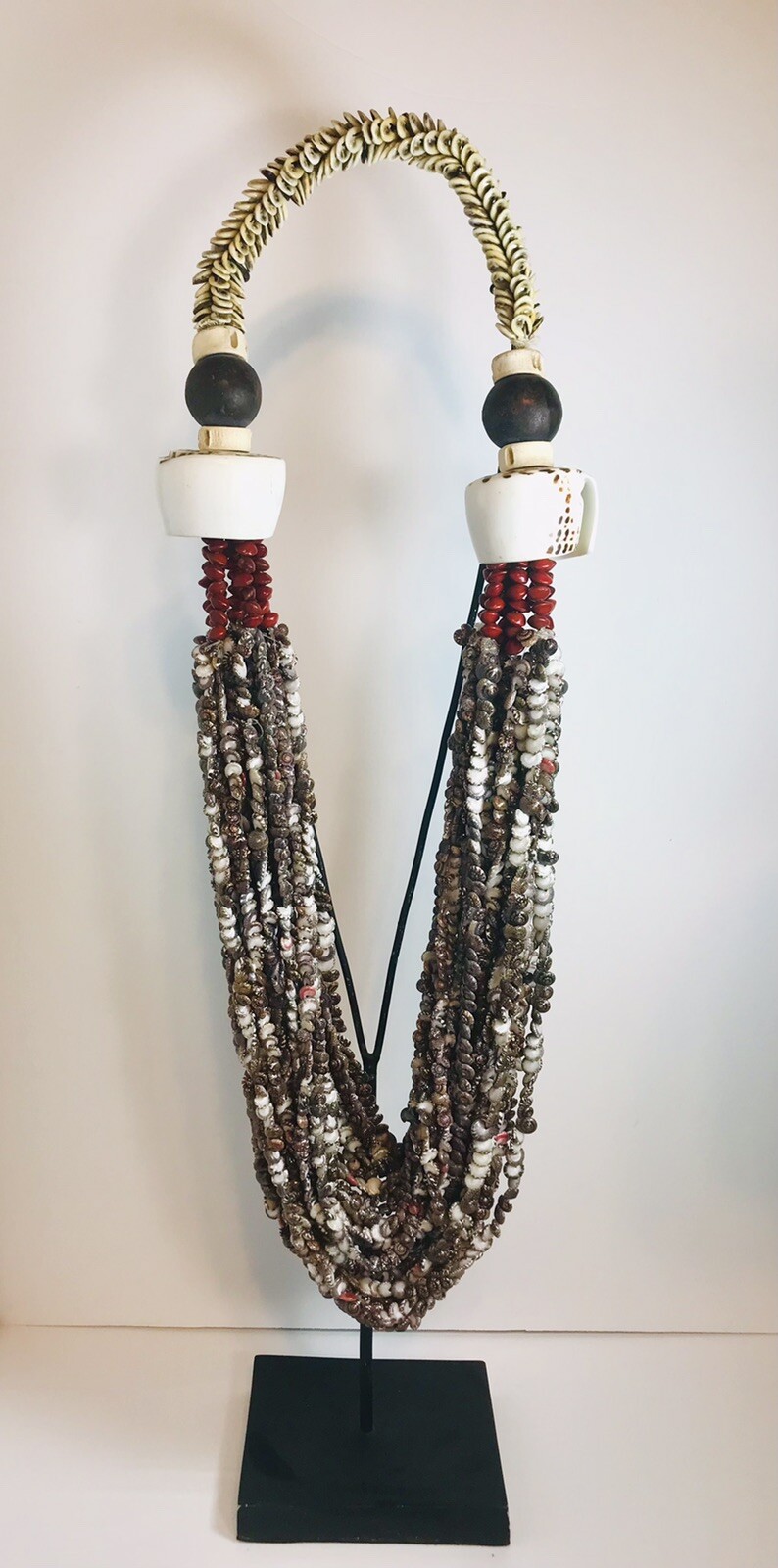 Ethnographical Papua New Guinea Hand Crafted Tribal Shell Necklace Home ...