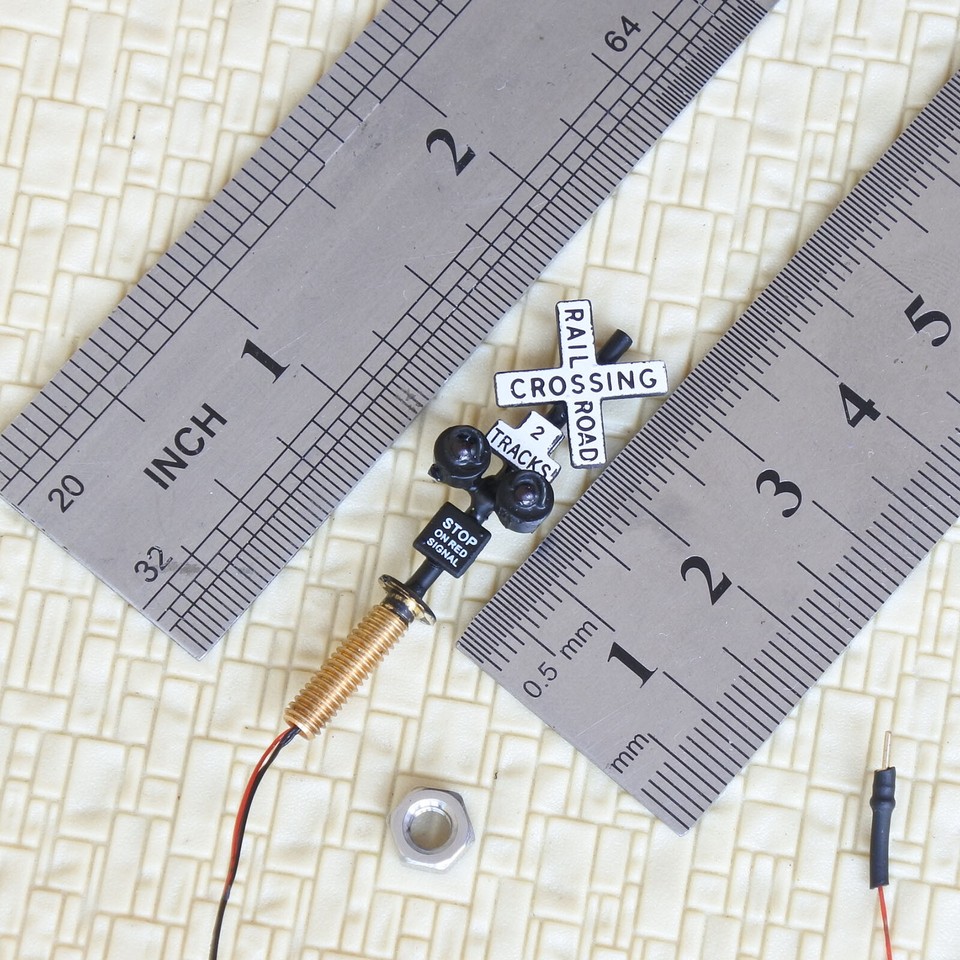 2 x N scale model grade crossing signal light LED made + 1 flasher ...