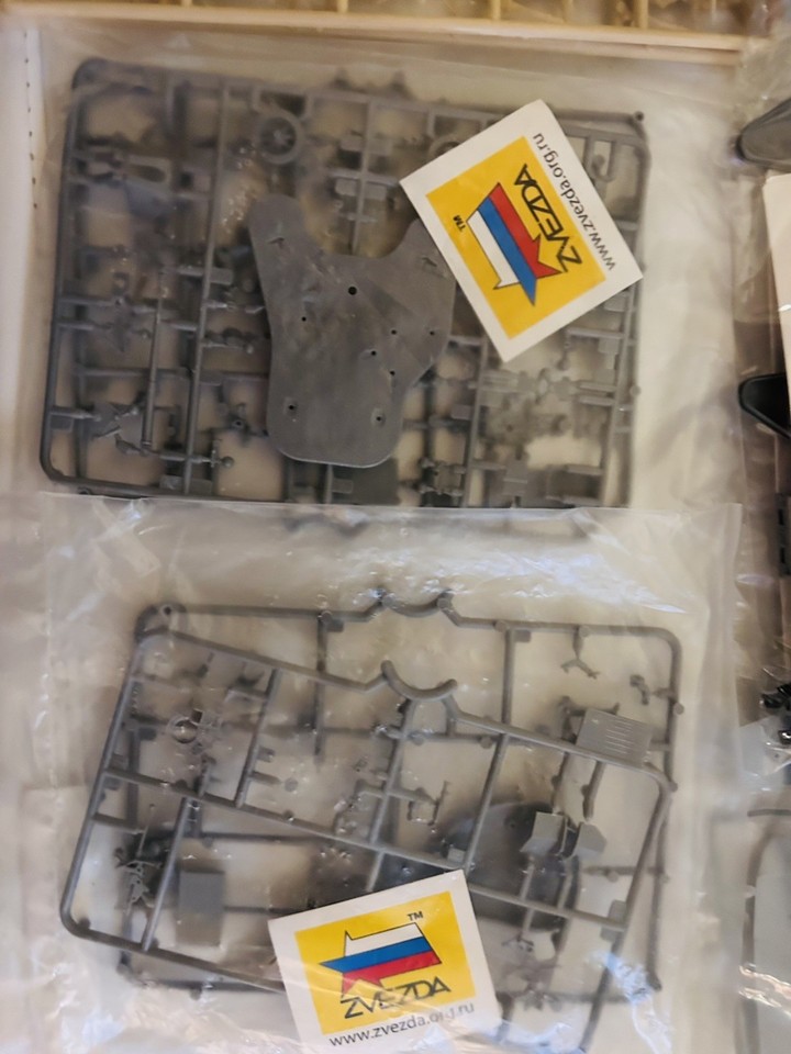 Job lot (6) 1/72 scale model kits - no boxes, instructions or decals ...