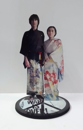JOHN LENNON - YOKO ONO - WOOD FIGURE 20 cm II Fibreboard viniyl/plot ...