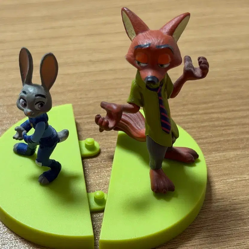 Zootopia 1 Gacha Figure Set - Nick, Judy, Bellwether, Flash | eBay UK