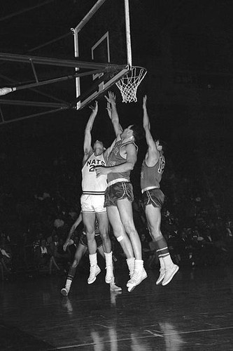 Lee Shaffer Of The Syracuse Nationals Shoots 1960S Old Basketball Photo ...