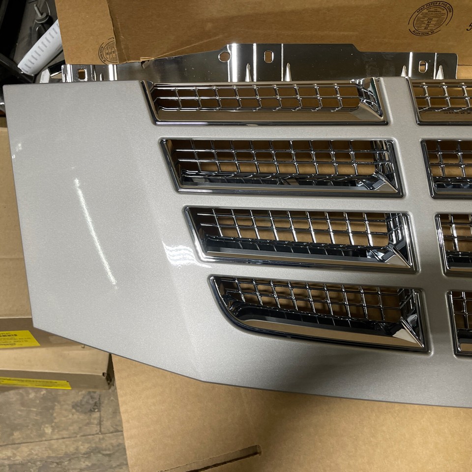 2007-2014 CADILLAC ESCALADE FRONT GRILLE ASSEMBLY SILVER OEM | eBay