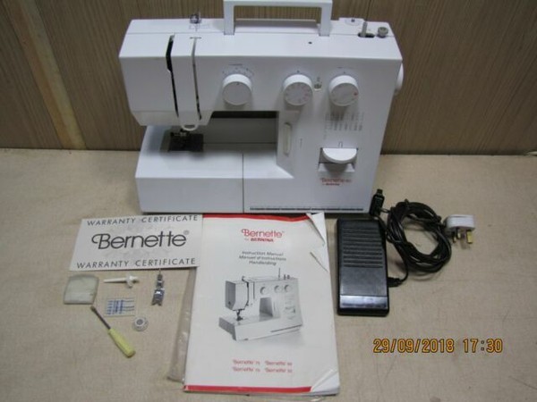 BERNINA Bernette 60 Sewing Machine With Accessories online kaufen | eBay